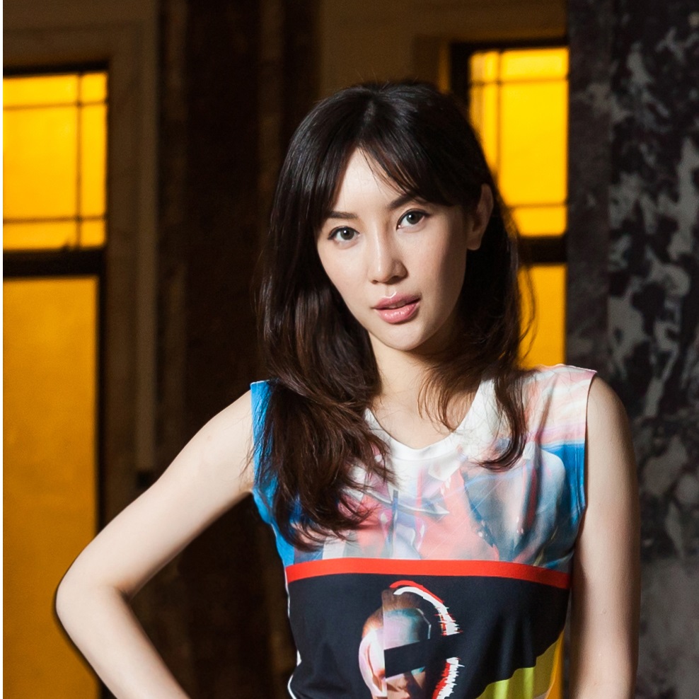 Kelly Ying: A New Force in the Art World - World Words